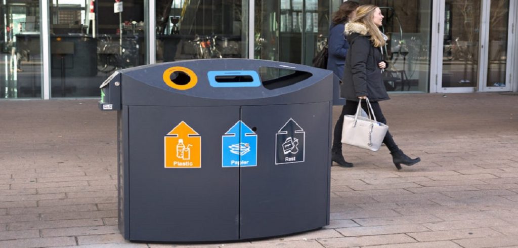 Rotterdam plaatst bakken in centrum voor gescheiden afval - Gemeente.nu