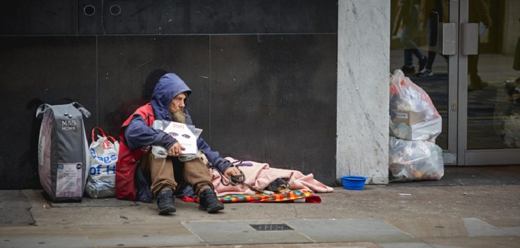 Blokhuis: hulp aan daklozen moet beter - Gemeente.nu