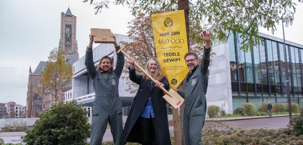 Gemeenten verwijderden dit jaar recordaantal tegels